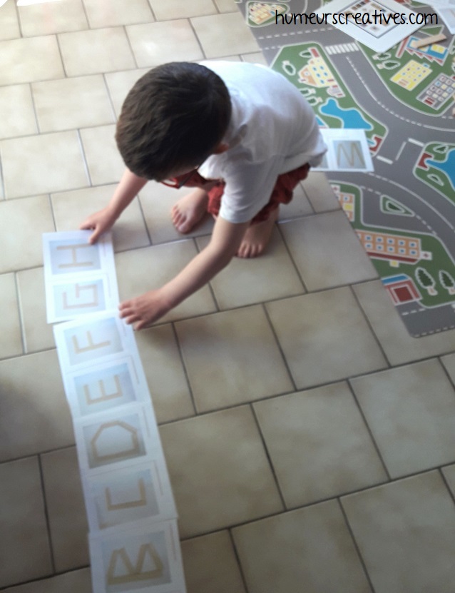 Ecrire les lettres de l'alphabet avec des Kaplas